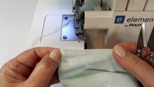 Arrêter une couture de surjet - Confection Tendance