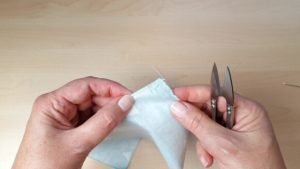 Arrêter une couture de surjet - Confection Tendance